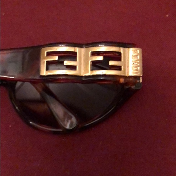 Fendi | Accessories | Fendi Brown Sunglasses With Tortoise Shell Frame ...